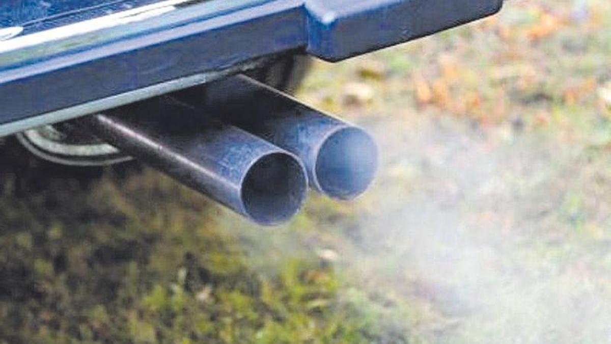 El humo blanco puede ser señal de un problema