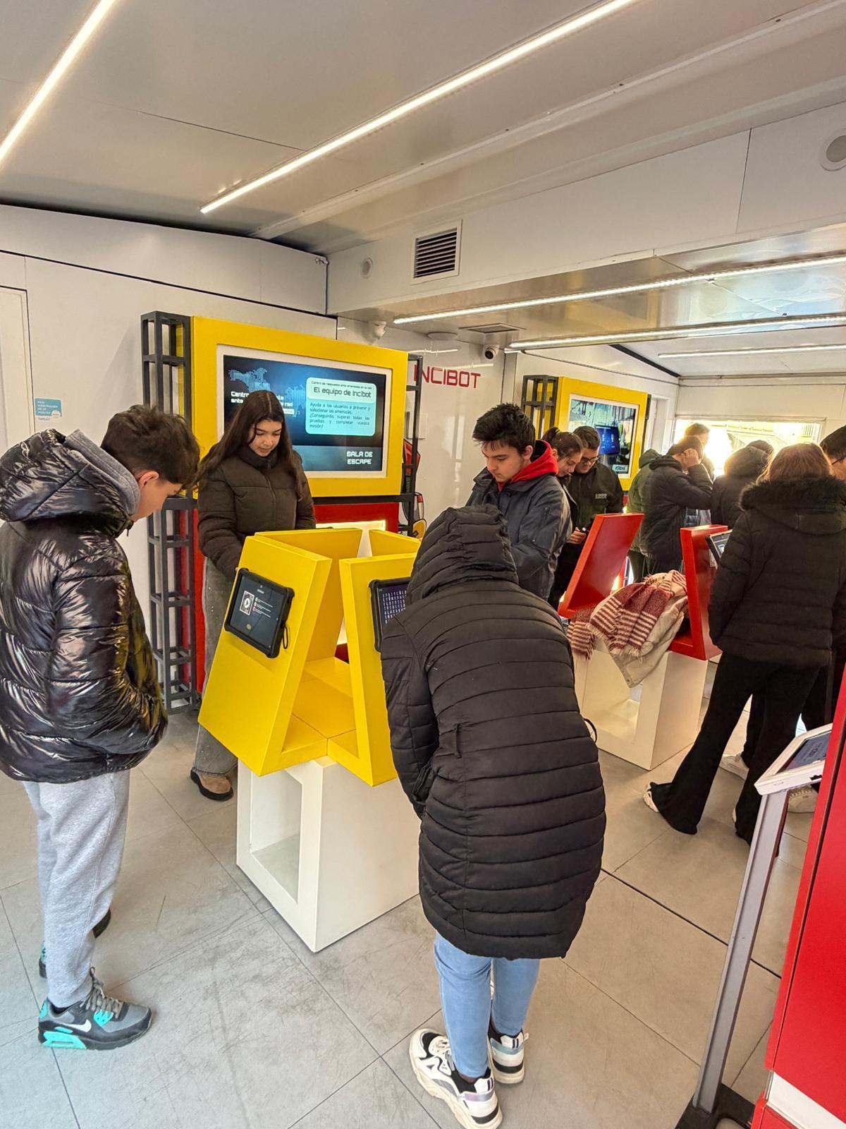 Los alumnos del Colegio de Educación Especial Gloria Fuertes de Andorra ...