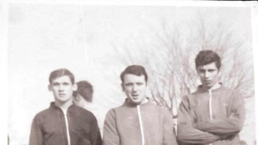 Cuando el equipo de atletismo junior de la SD Compos se clasificó entre ...