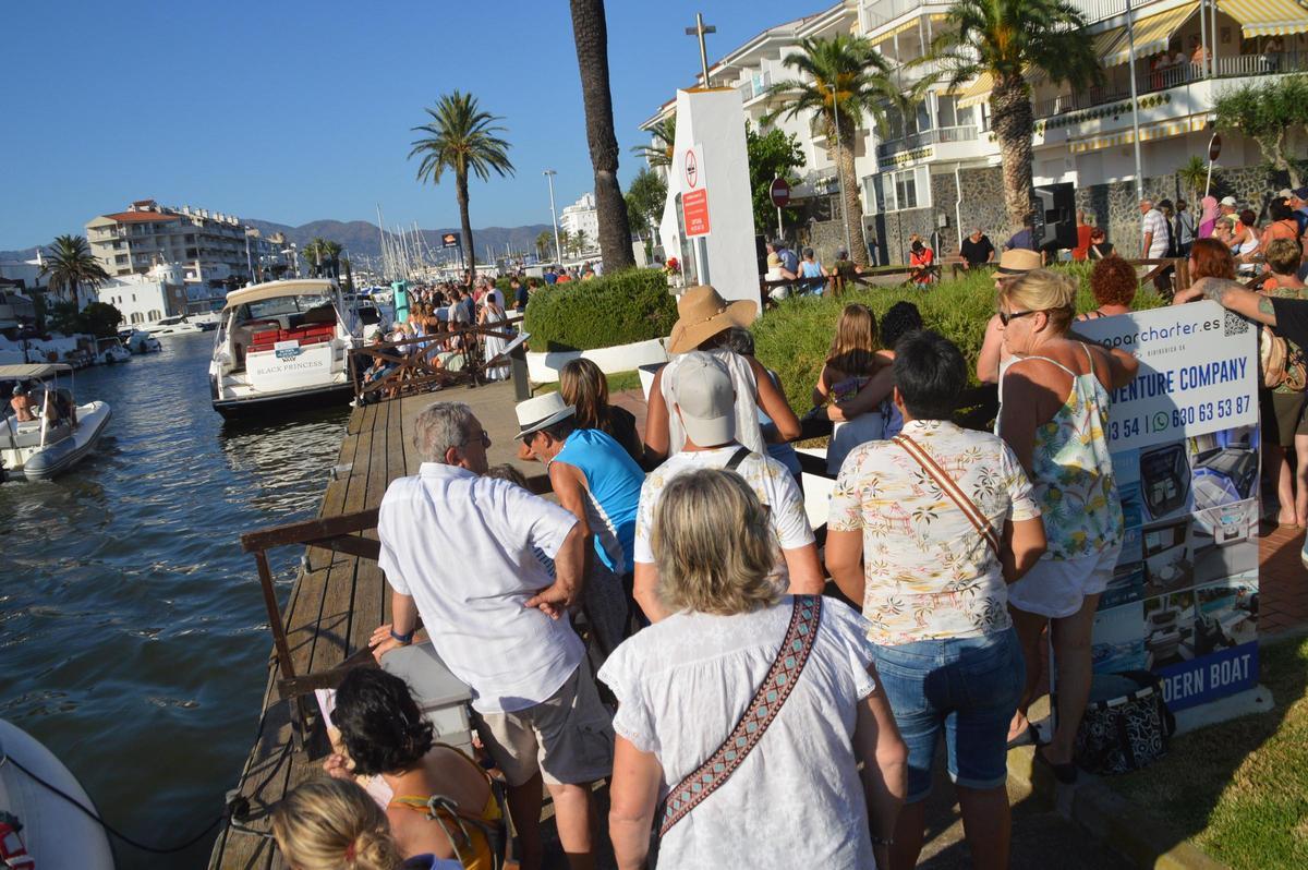 GALERIA D'IMATGES | Empuriabrava obre les festes del Carme amb la ...