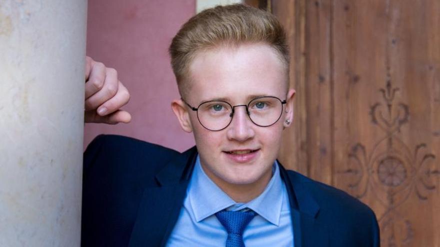 Álex Waylett, de 18 años y de Sagra, primer concejal transexual de la ...