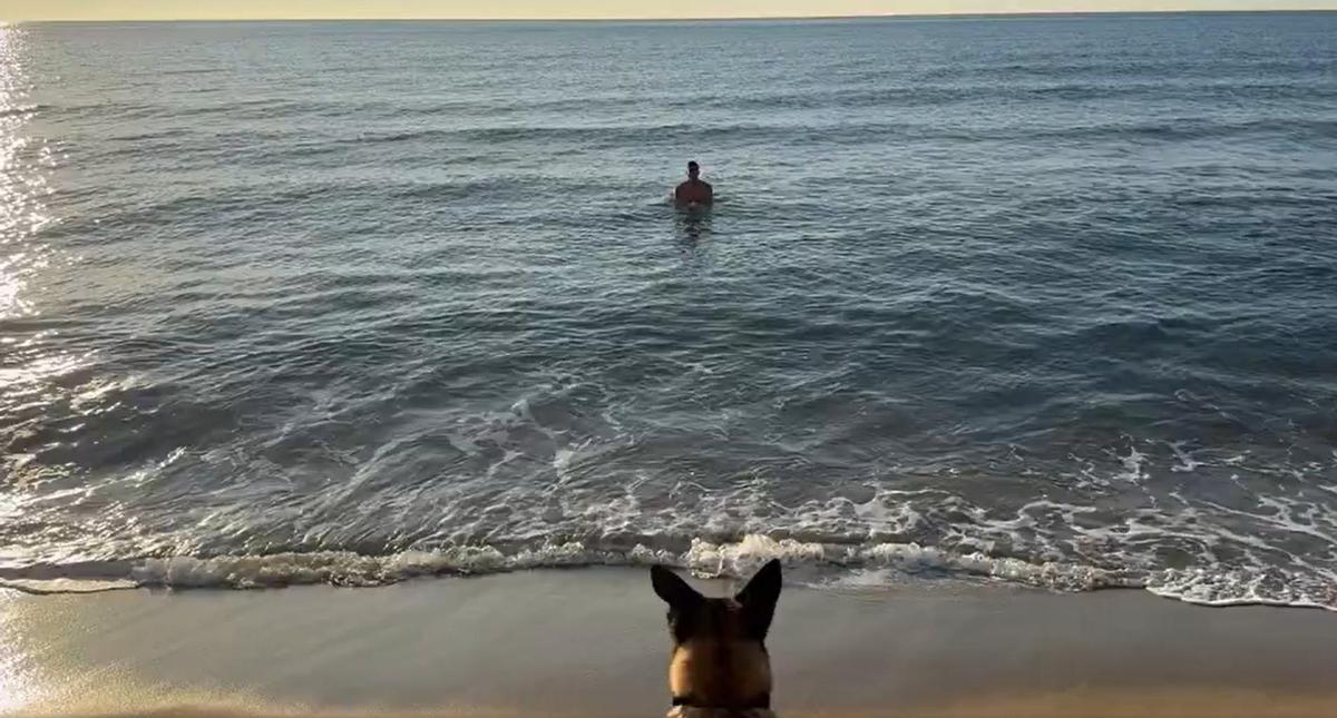 Ferran Torres ya piensa en la Supercopa... ¡Bañandose en la playa en el ...