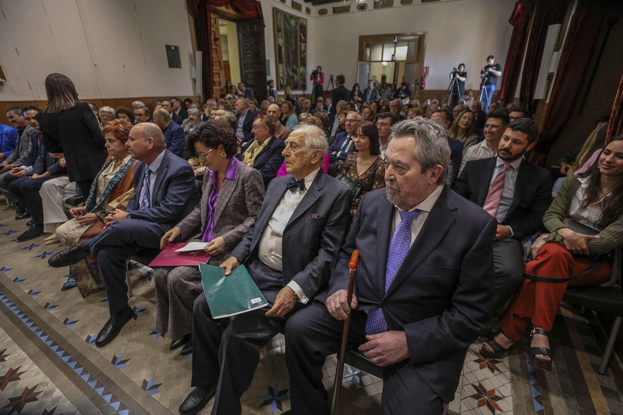 La familia del fiscal, profesor y magistrado Tomás Vives recoge el ...