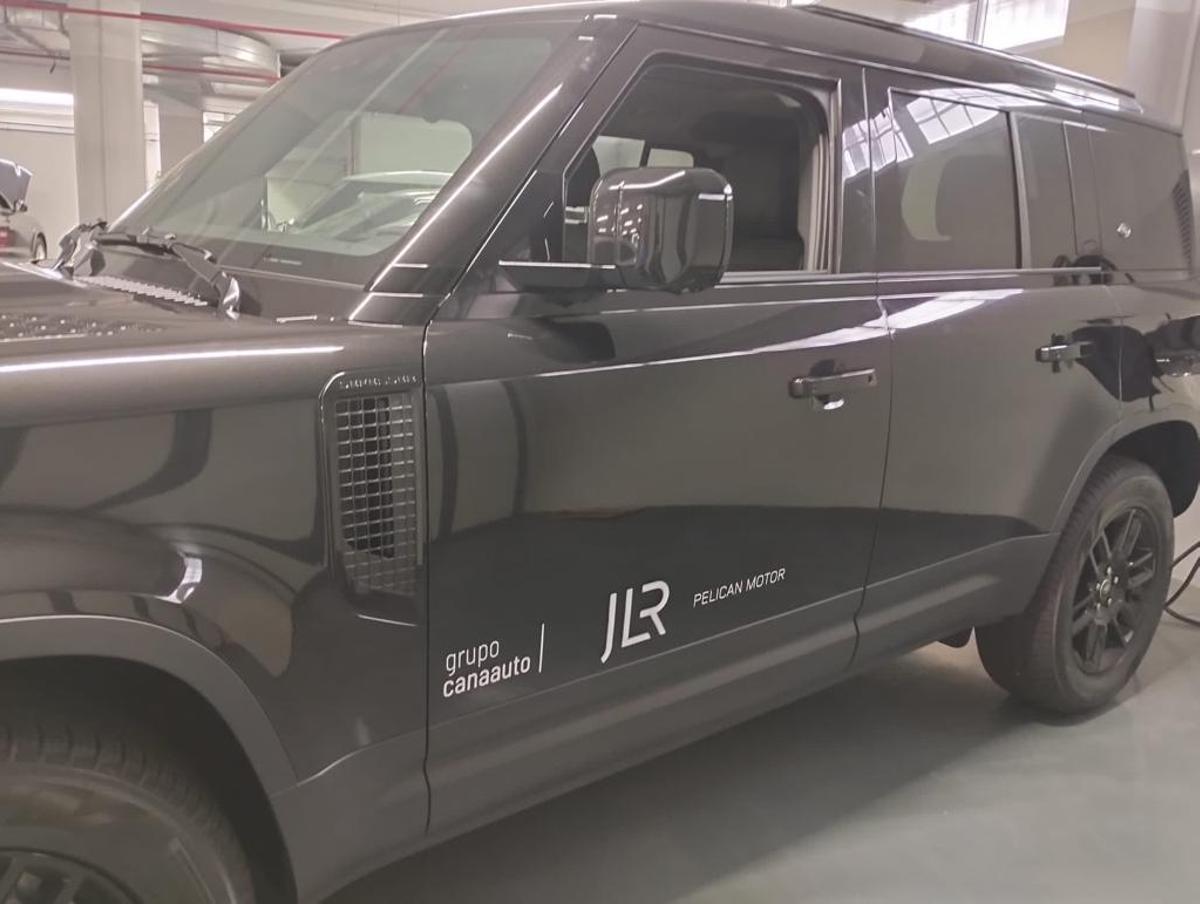 El jugador Santi Aldama vuelve a su isla natal y la recorre en un Land ...