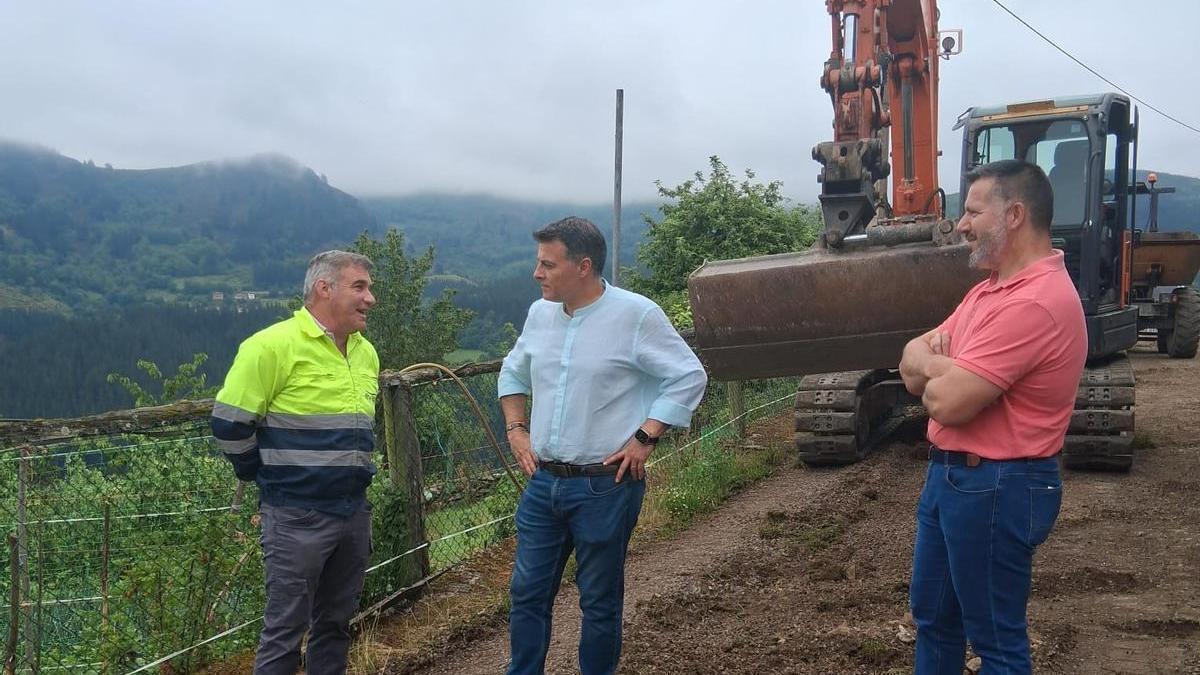 Ovilley, en Cangas del Narcea, ya tiene en marcha las obras de mejora ...