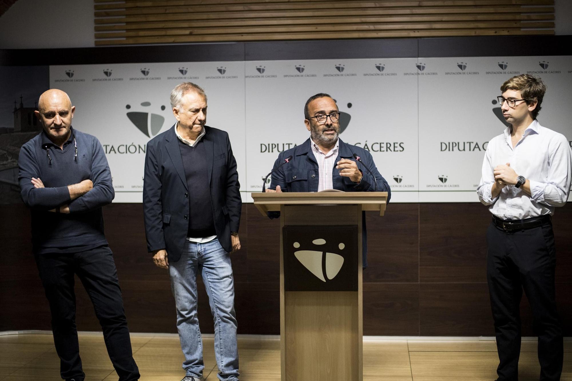 El presidente de la Diputación de Cáceres, Miguel Ángel Morales, y la ...