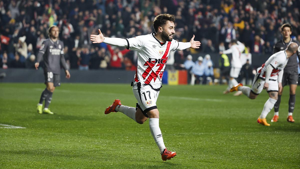 Resumen, goles y highlights del Rayo Vallecano 3-3 Real Madrid de la jornada 17 de LaLiga EA Sports