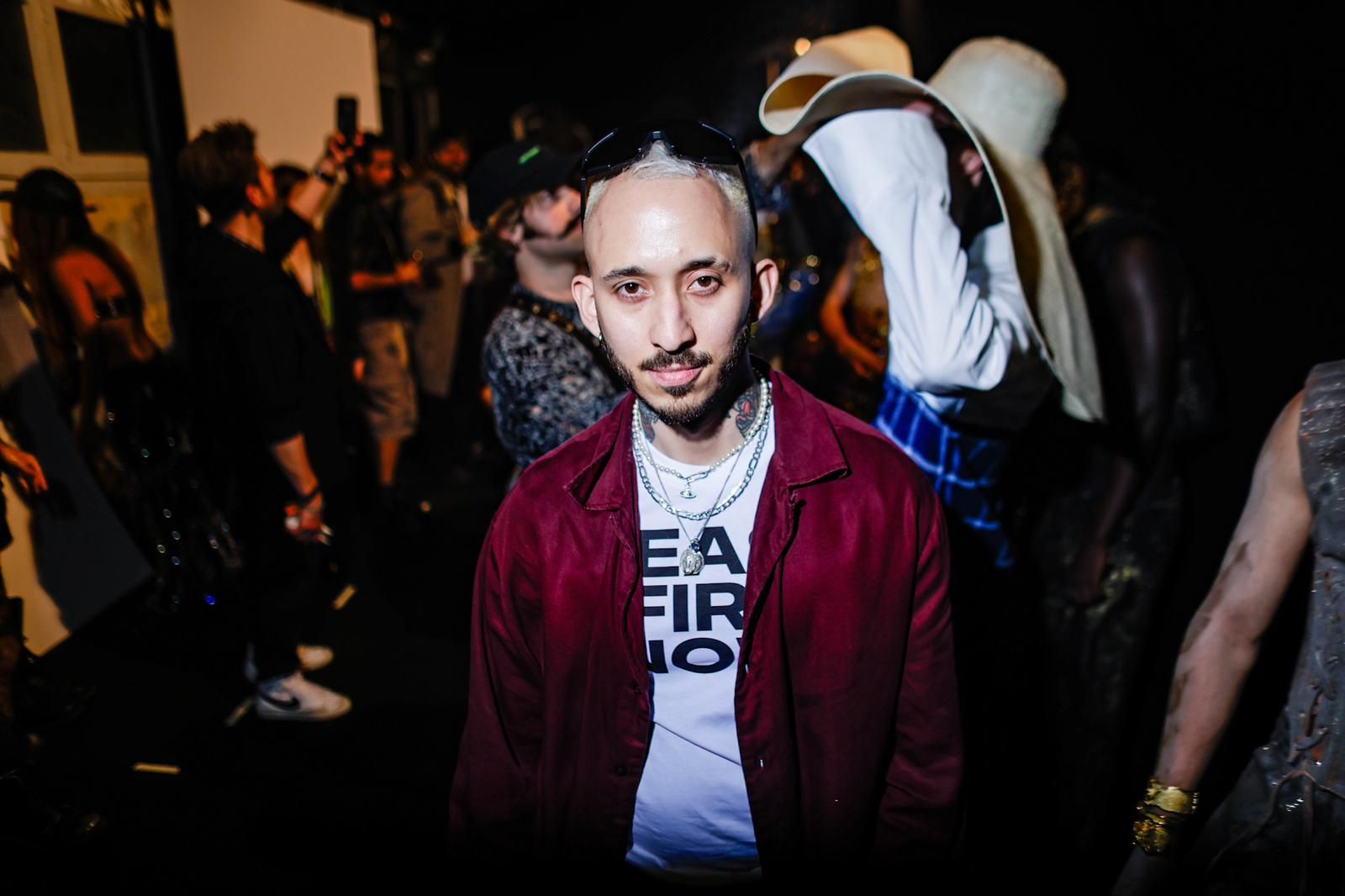 Velásquez lucha contra el colonialismo moderno en su nueva colección ...