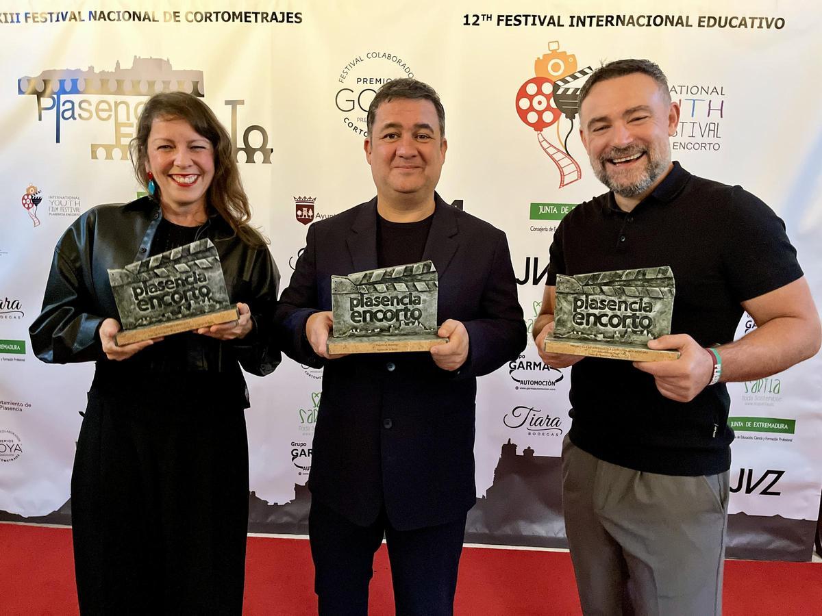 PREMIOS DE LOS FESTIVALES PLASENCIA EN CORTO: ¡Donde se quejan los pinos' y 'Hotel del más allá ...
