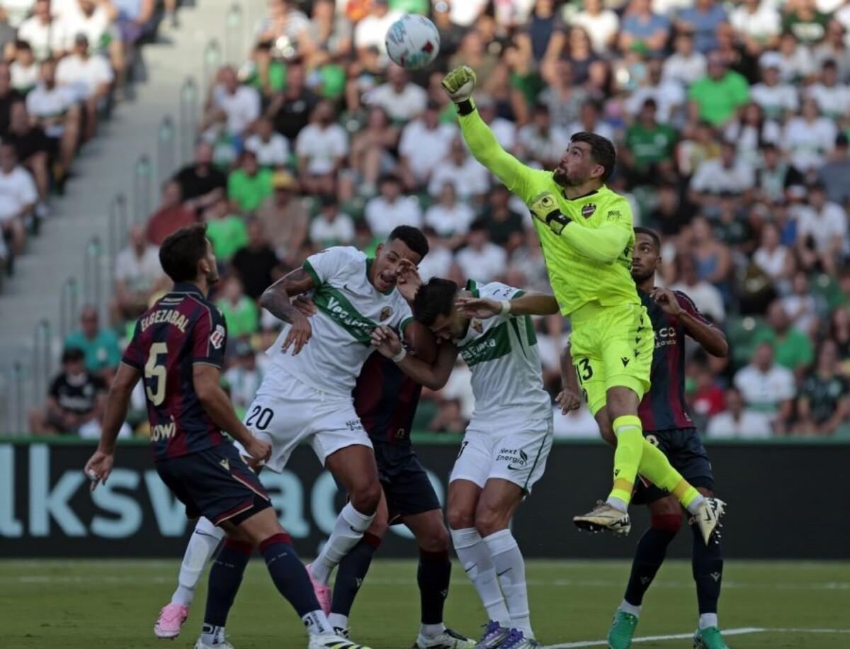 LEVANTE UD RYAN PORTERO: Mathew Ryan, garantía y seguridad bajo palos
