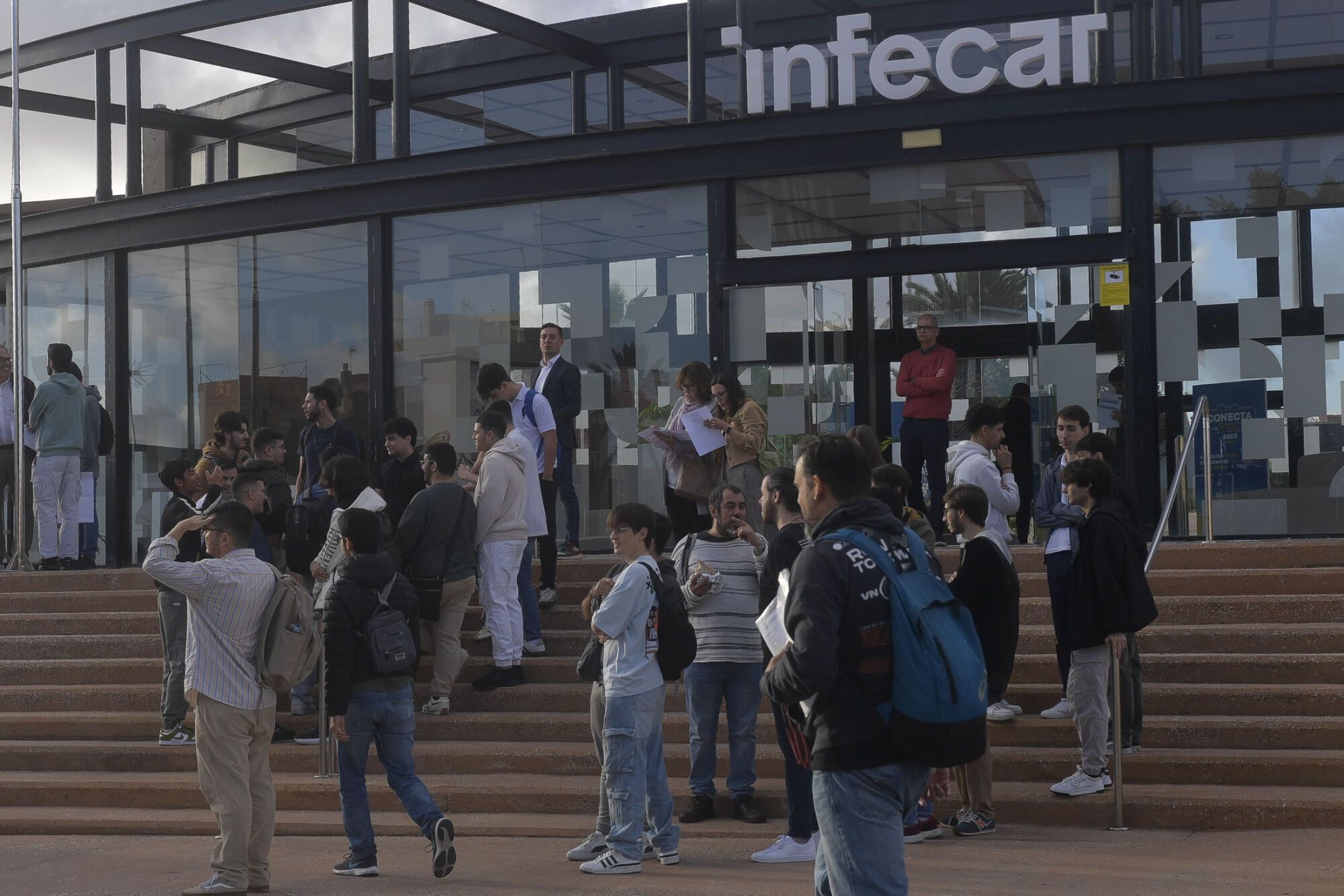 FOTOS | Encuentro entre jóvenes talentos y empresas tecnológicas ...