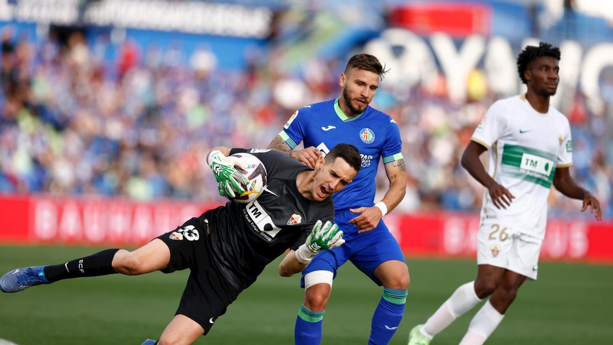 Edgar Badia: “El Elche cada vez juega mejor y estamos dando pasos hacia ...
