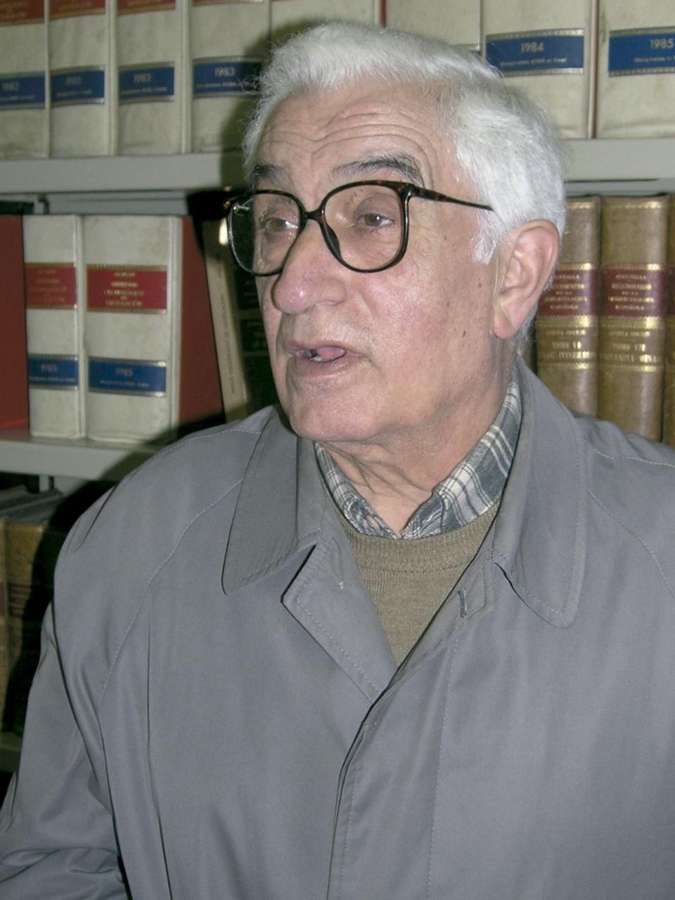 Pesar en Betanzos por la muerte de Manuel Ares, el párroco de las mil ...