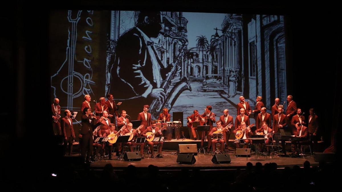 Capachos llevará este viernes hasta Envidarte su nuevo show músico-vocal