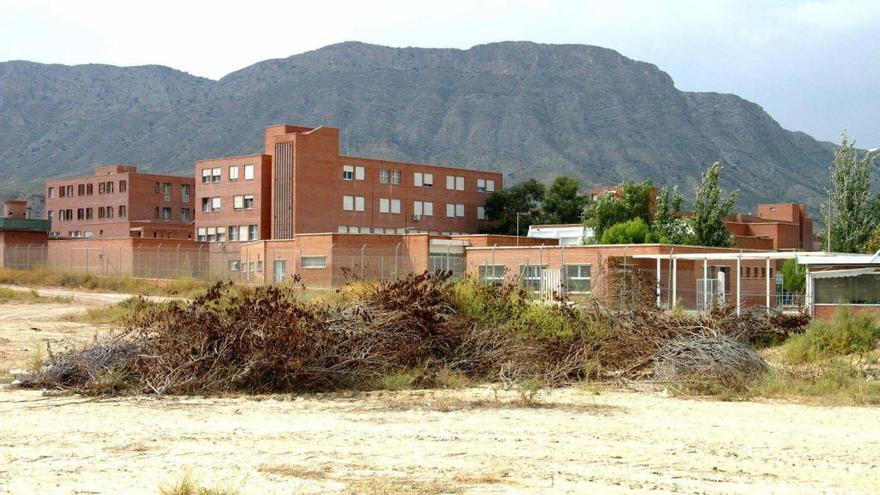 La UME desinfectará la prisión de Fontcalent tras la muerte de un ...