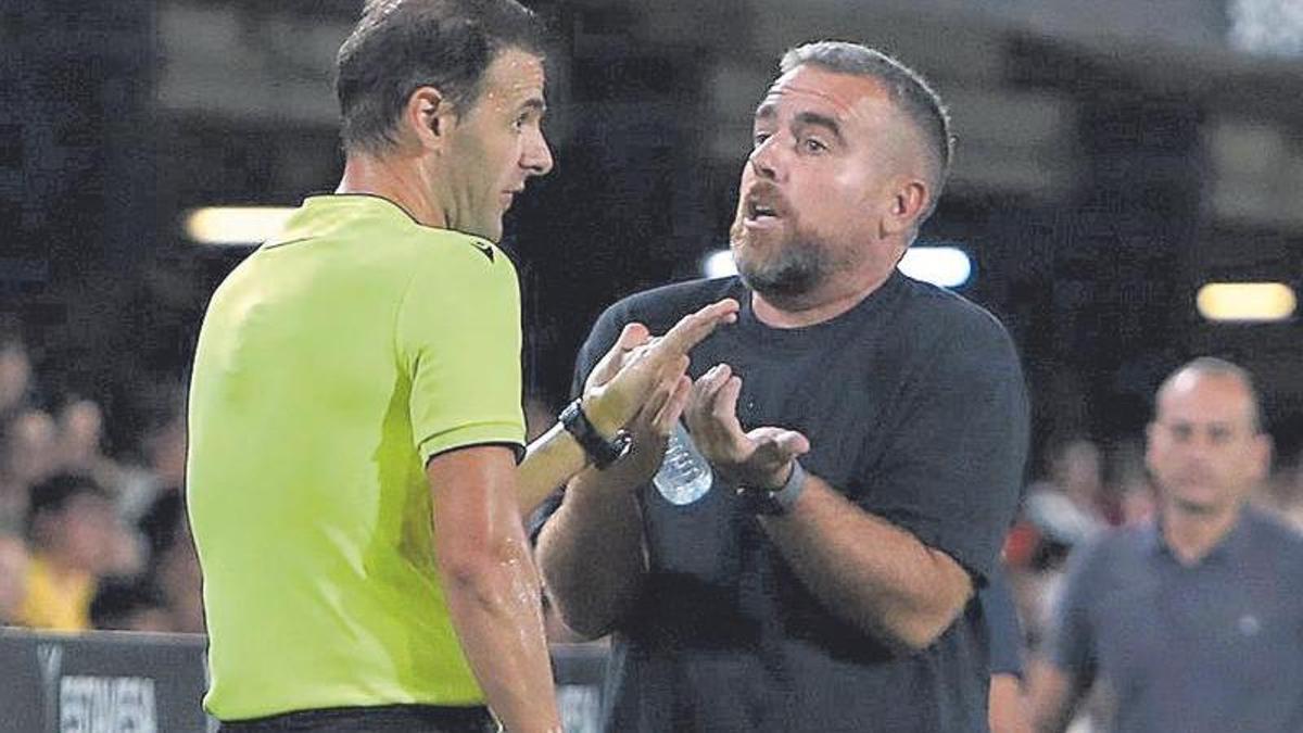 Ganar como visitante, la última asignatura para Javi Rey en el FC Cartagena