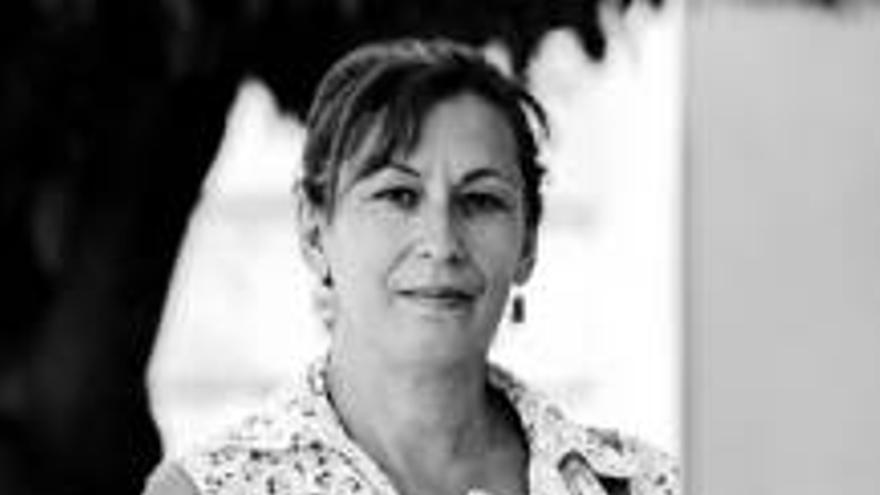 Ana Serra CONCEJALA DE SANIDAD Y CONSUMO: "Siempre me gustó participar ...