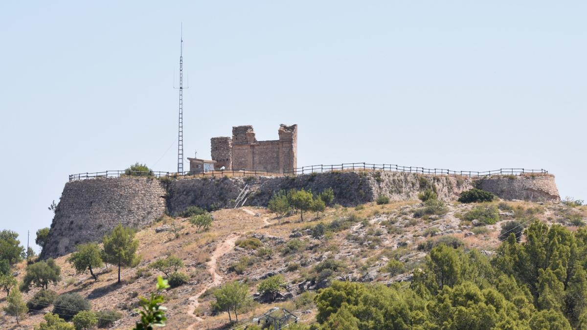 Oliva aprueba la hoja de ruta para la restauración del Castell de Santa ...