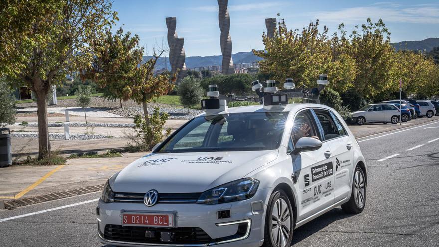 VIDEO | La UAB presenta un nuevo coche autónomo entrenado en un campus ...