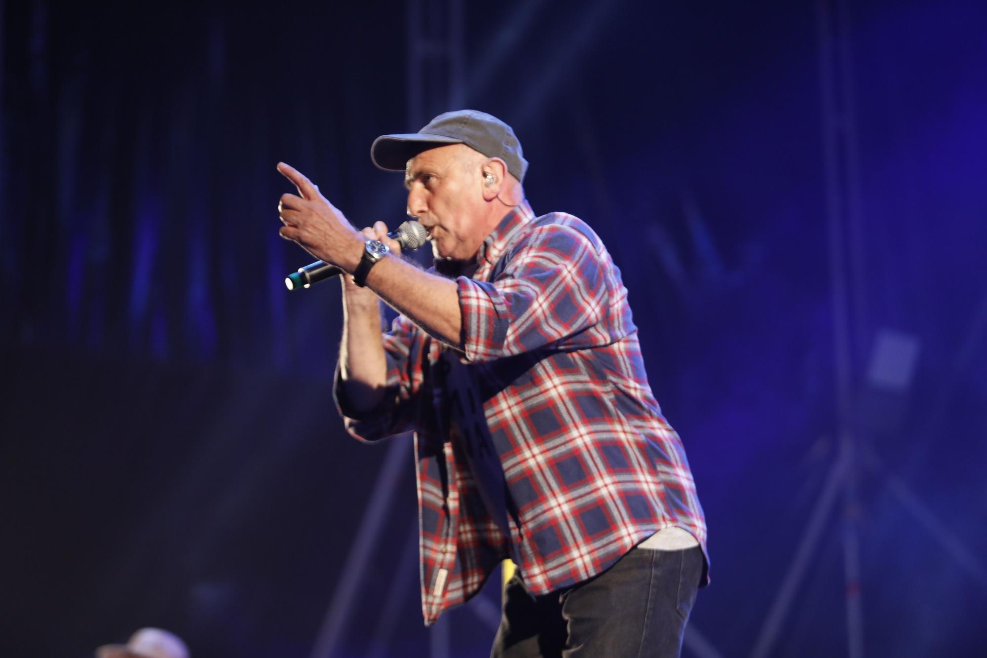 En imágenes: Concierto de "Los Berrones" en la playa de Poniente