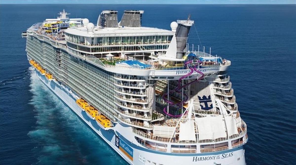 El coloso se instala en el puerto a partir de junio