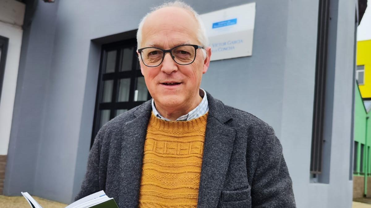 Ángel Valle: "Podría hacerse una colección de libros entera solo sobre ...