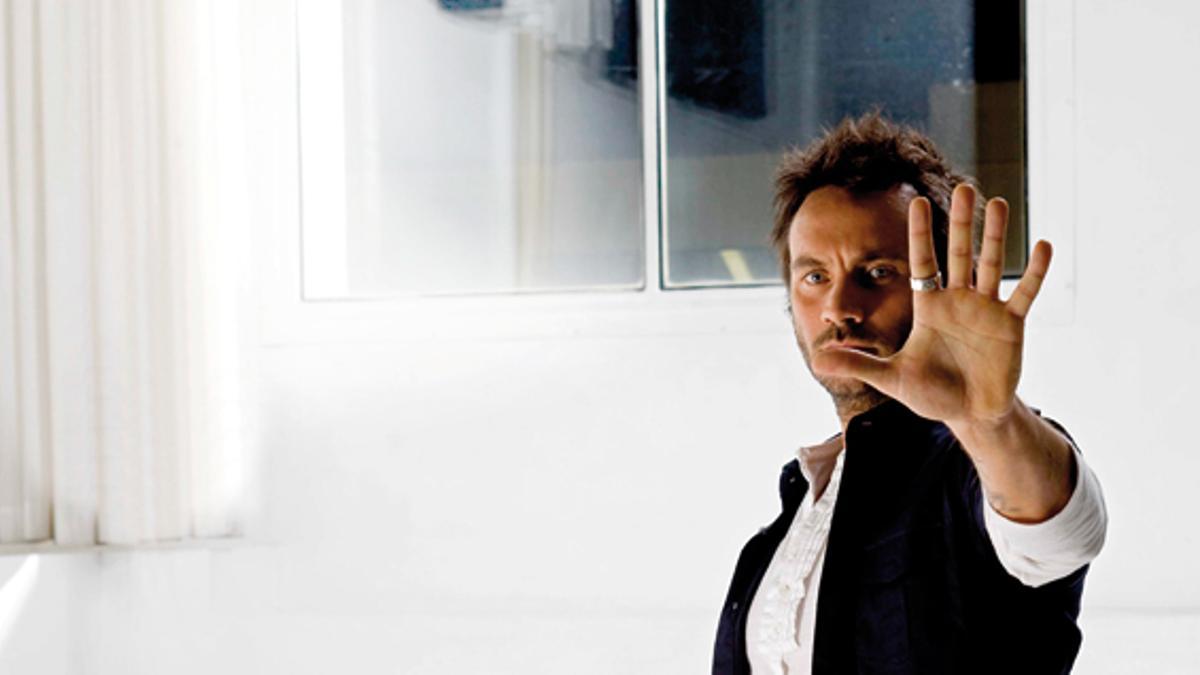 Nek, fiel a sus compromisos - Woman