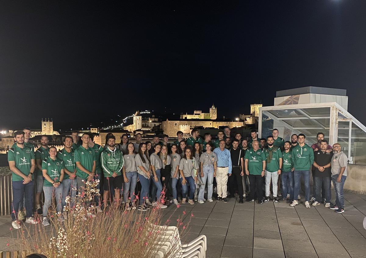 Noah Starkey ya trabaja con el Cáceres en el Multitusos