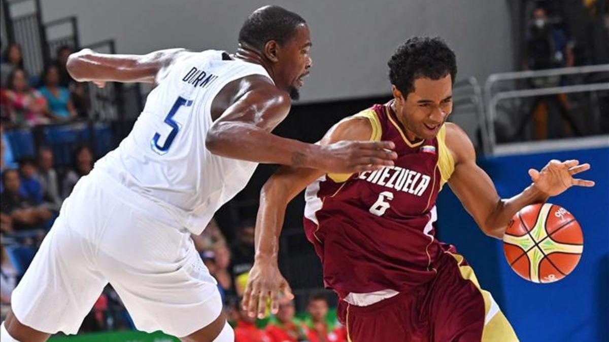 Me llamo Cox, John Cox ... y soy primo de Kobe Bryant