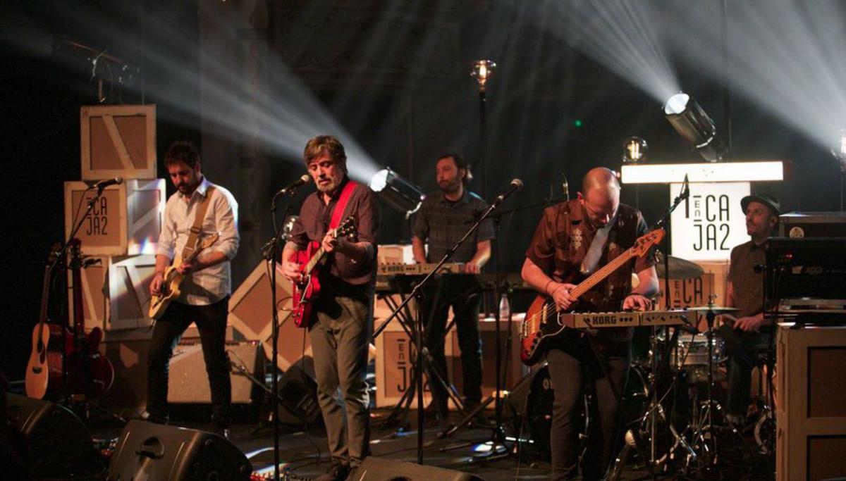 El grupo zaragozano "Tachenko" sale a escena en el Jovellanos