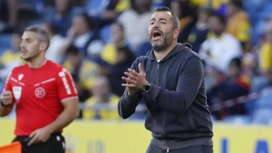 Martínez se queda sin cobertura: del 'UD Champions' al 'UD pánico' en 2025