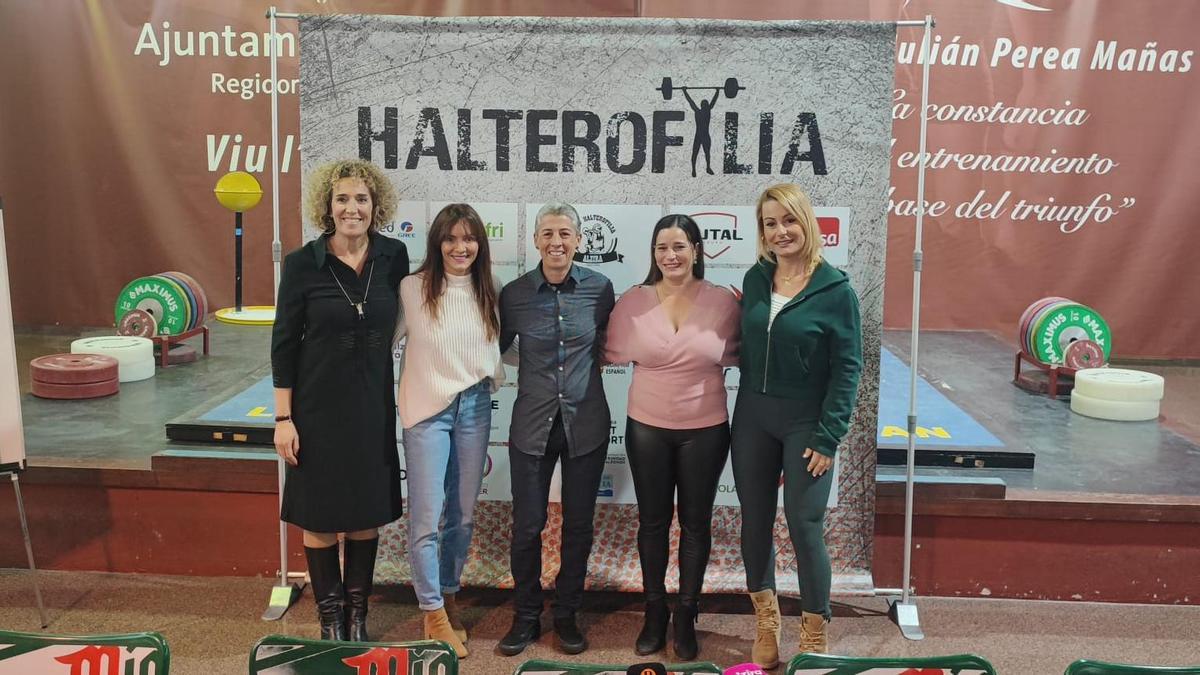 Alzira reivindica el papel de la mujer en la halterofilia