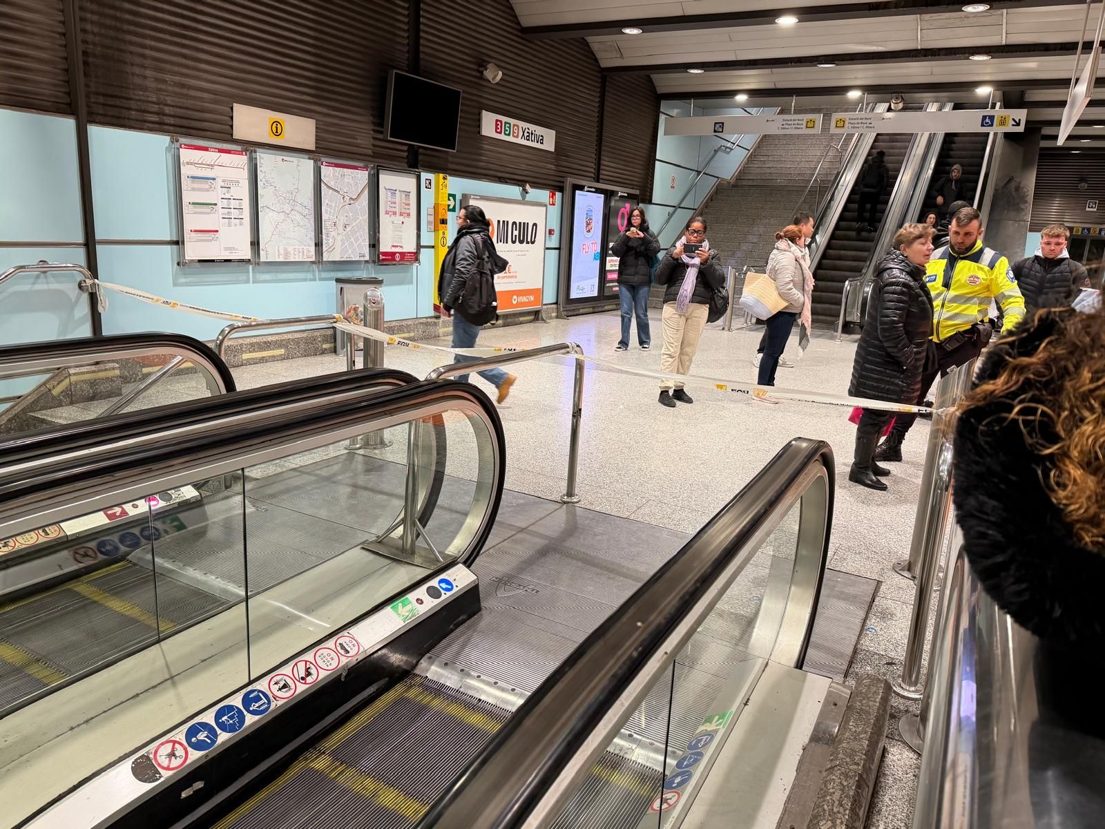 Andenes a rebosar en el metro en el primer día de vuelta tras las ...