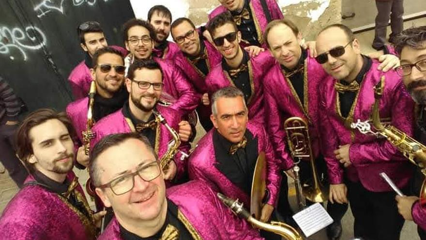 Charanga Cachorras Band - Información