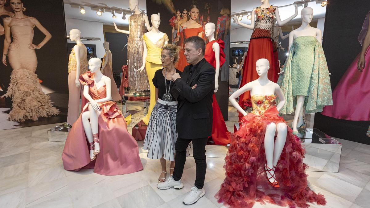 La exposición "El Secreto del Glamour" de Hannibal Laguna recibe más de ...