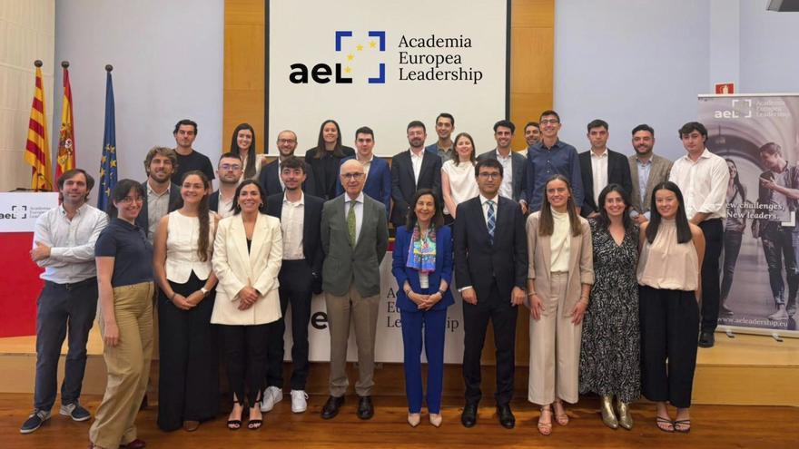 La ministra Robles tanca el curs de l’AEL