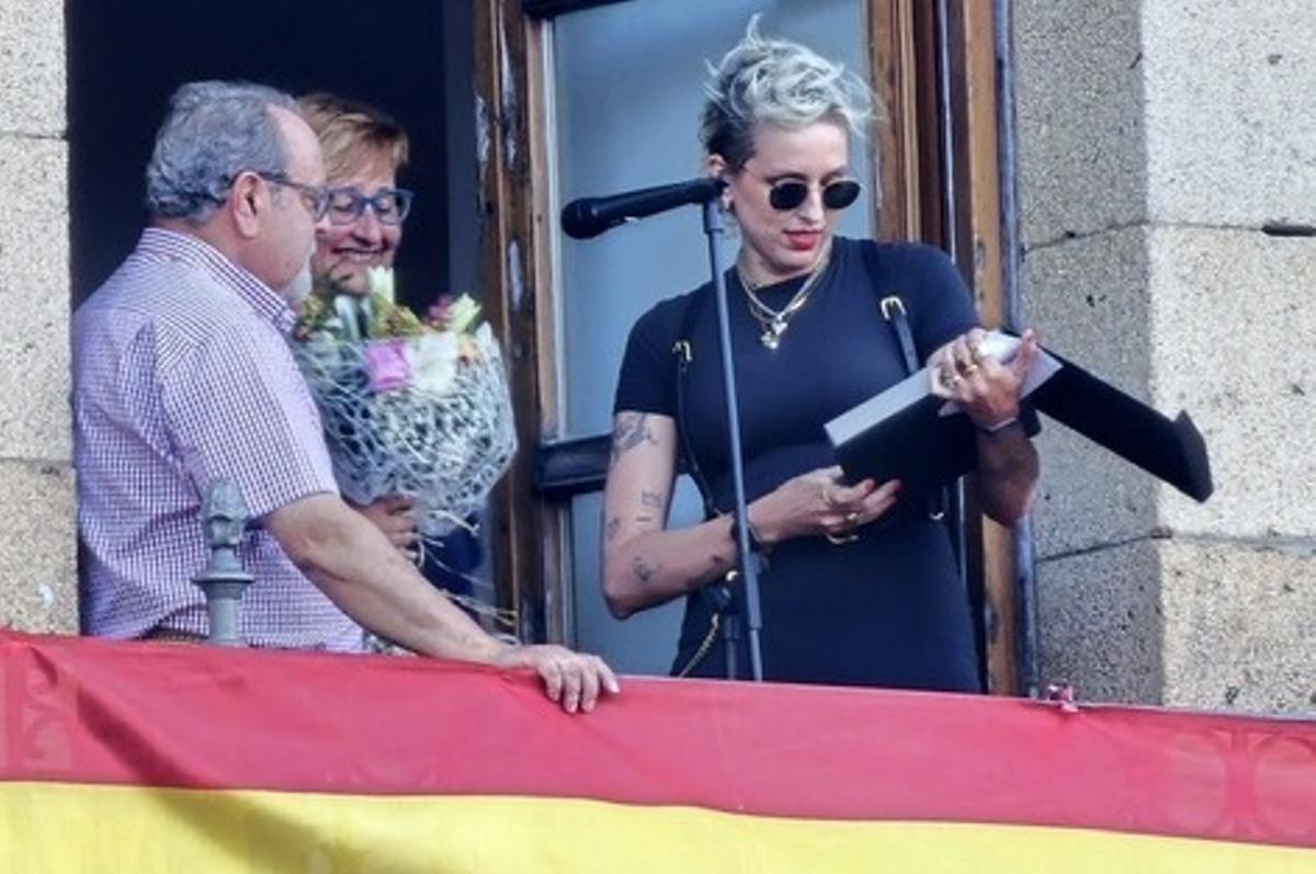PREGÓN FIESTAS FERMOSELLE | "Hay que seguir para adelante, haya pies o ...