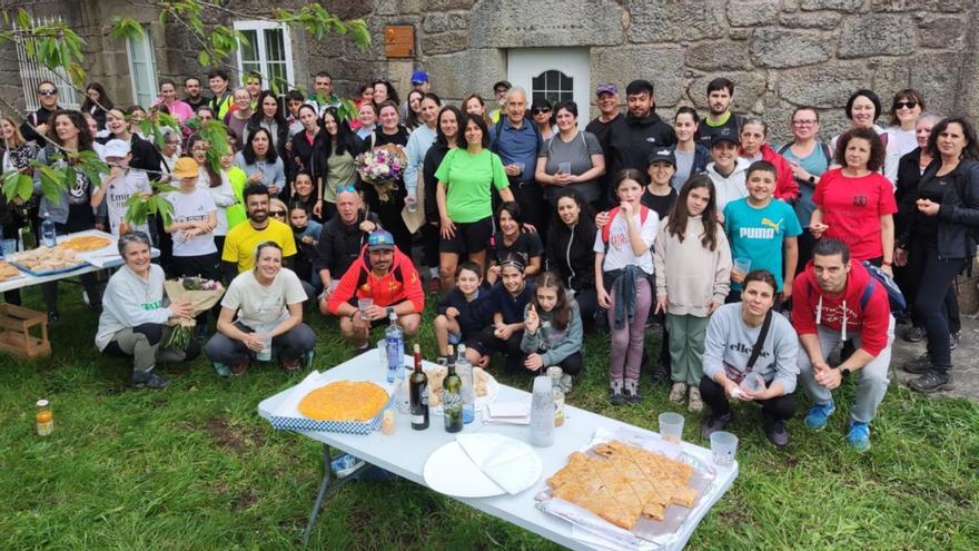 Tras os pasos de Antón Alonso Ríos na segunda Camiñada de Flores e ...