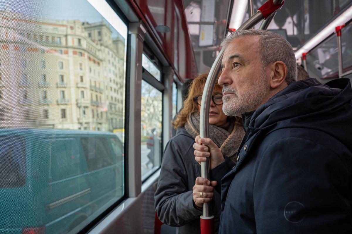 El bus H12, reforzado con ocho vehículos, aún recorre la Gran Via a 9 ...