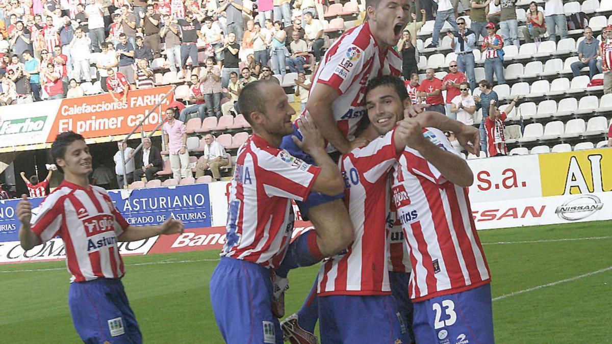 La historia alimenta la ilusión rojiblanca - La Nueva España