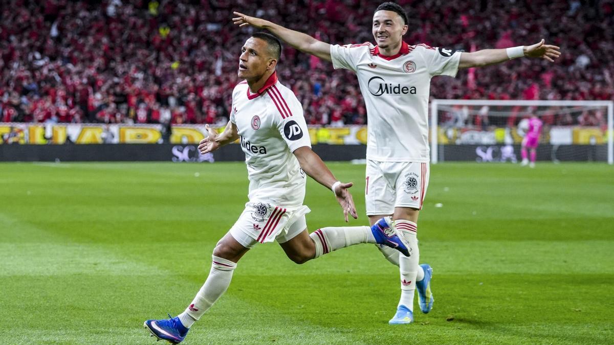 SEVILLA - REAL SOCIEDAD | Alexis saca al Sevilla del descenso y da otra ...
