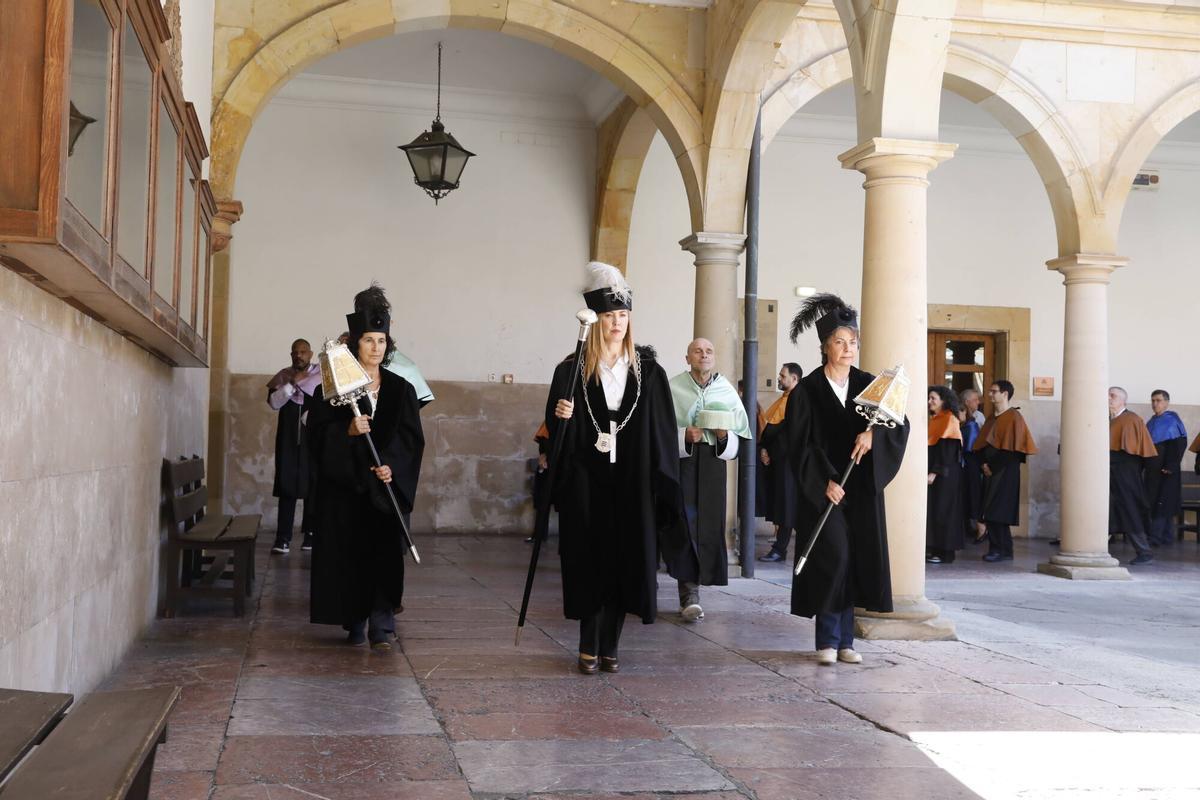 EN IMÁGENES: El cantante Víctor Manuel ya es doctor "Honoris Causa" de ...