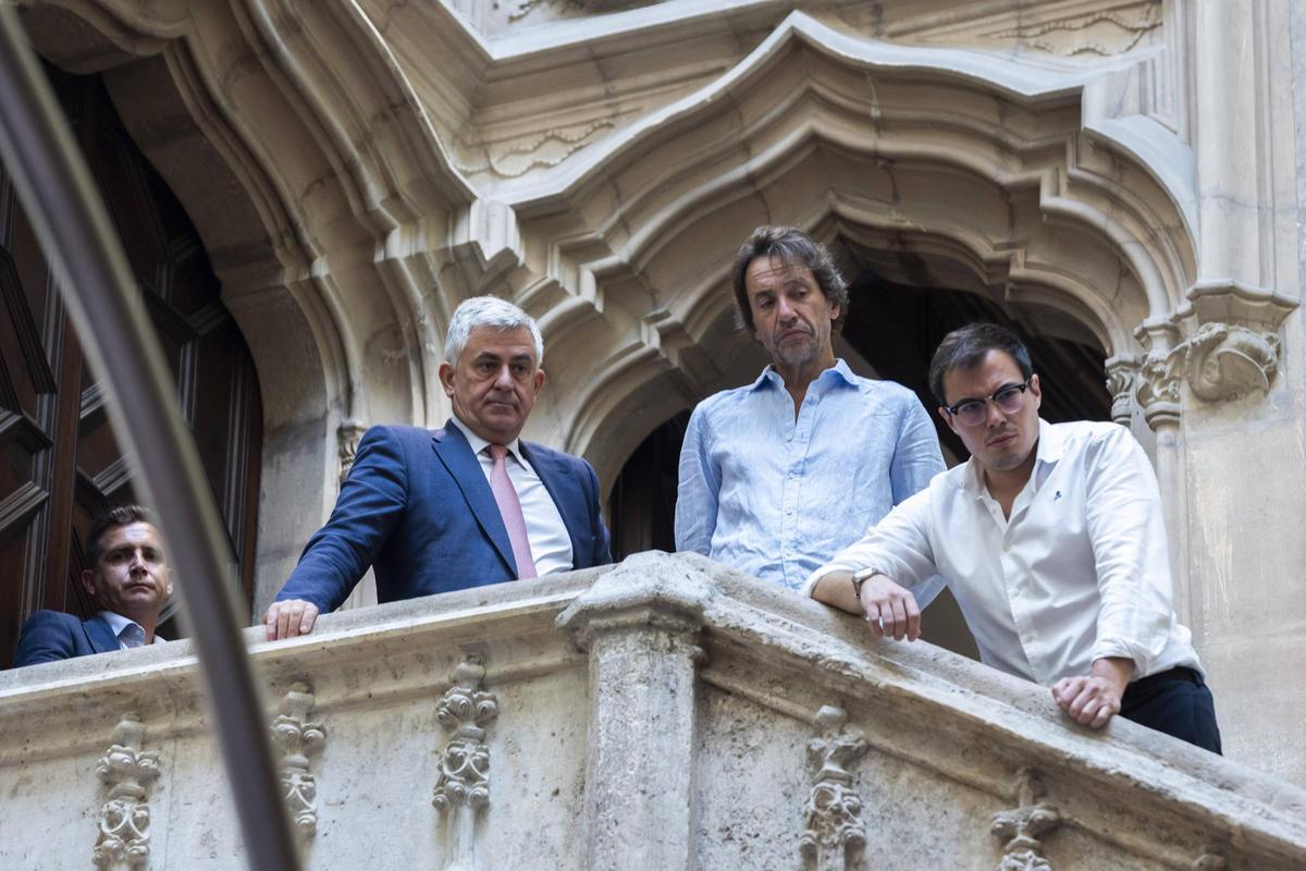 Mazón mantiene vacantes tres direcciones generales cinco meses después ...