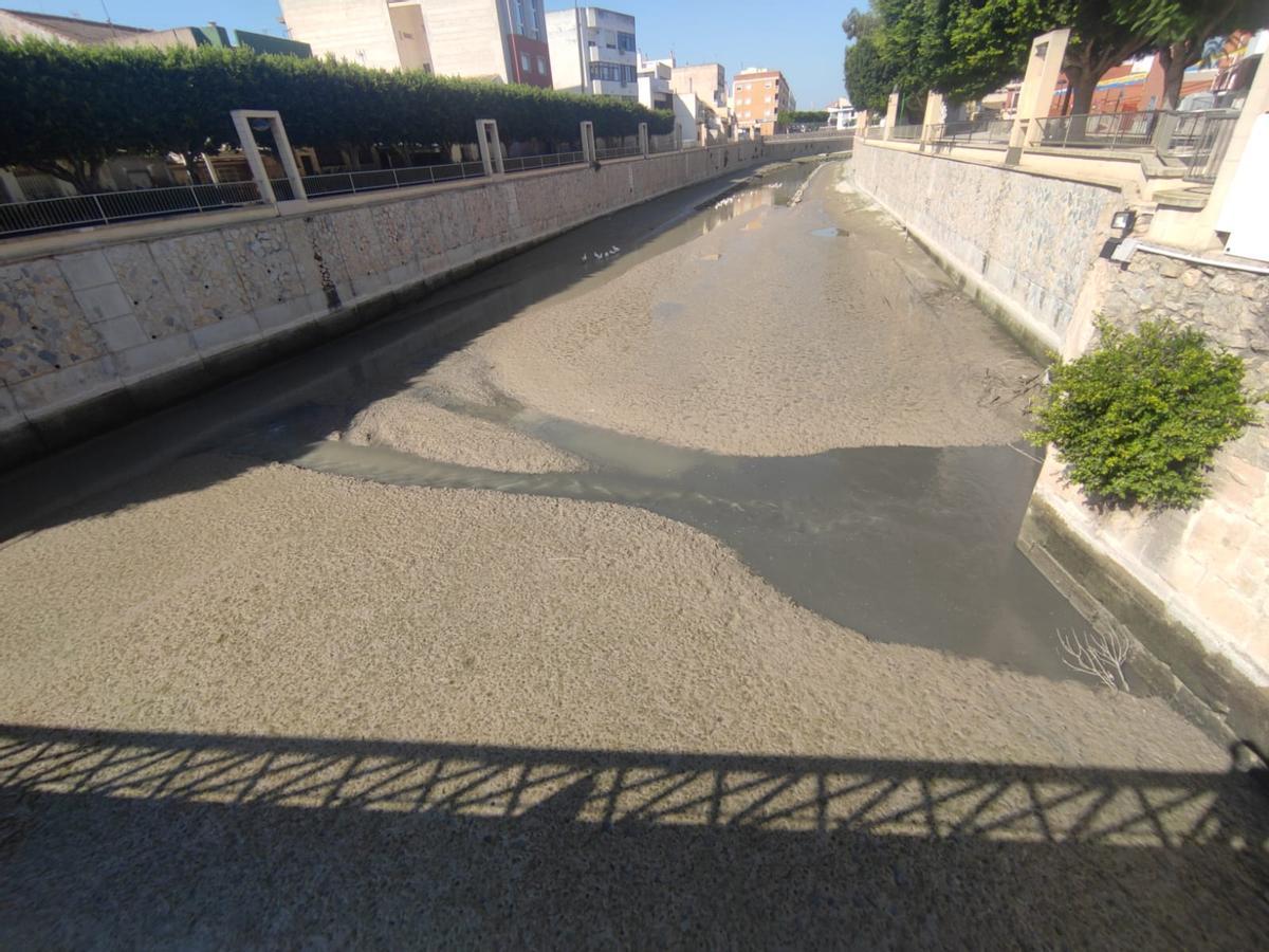 Así está el río Segura a su paso por Rojales
