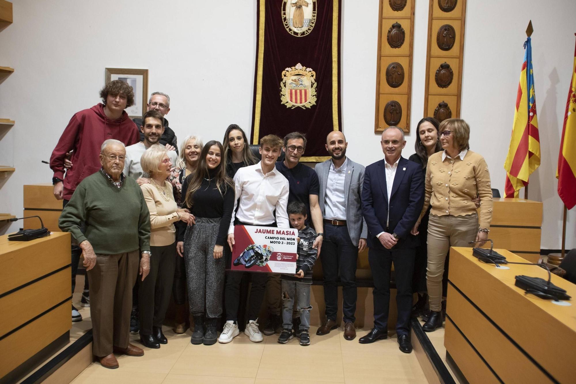 Algemesí concederá al piloto Jaume Masià la medalla de la ciudad al ...