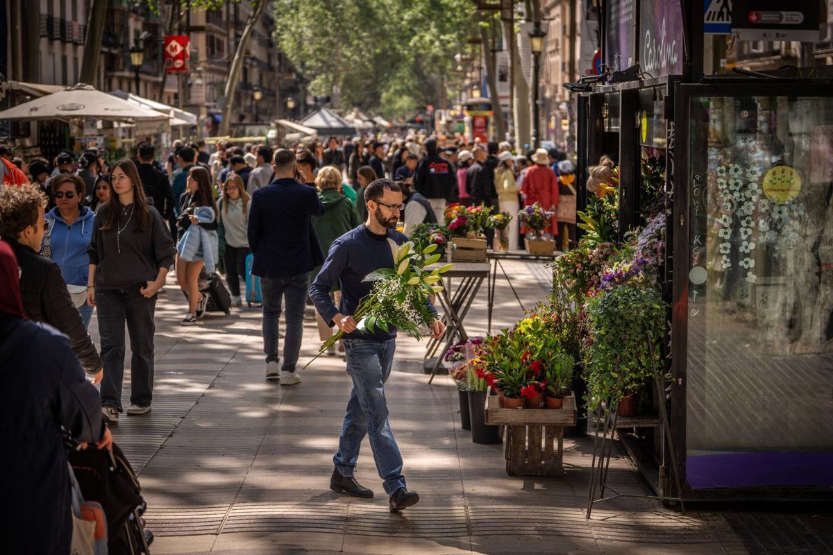 La florista más antigua de la Rambla de Barcelona sobrevivirá a la ...