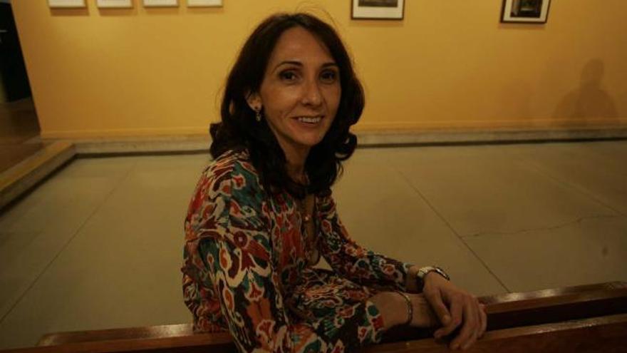 La artista Ángeles Cuesta inaugura sus «Detalles» en la Escuela de ...