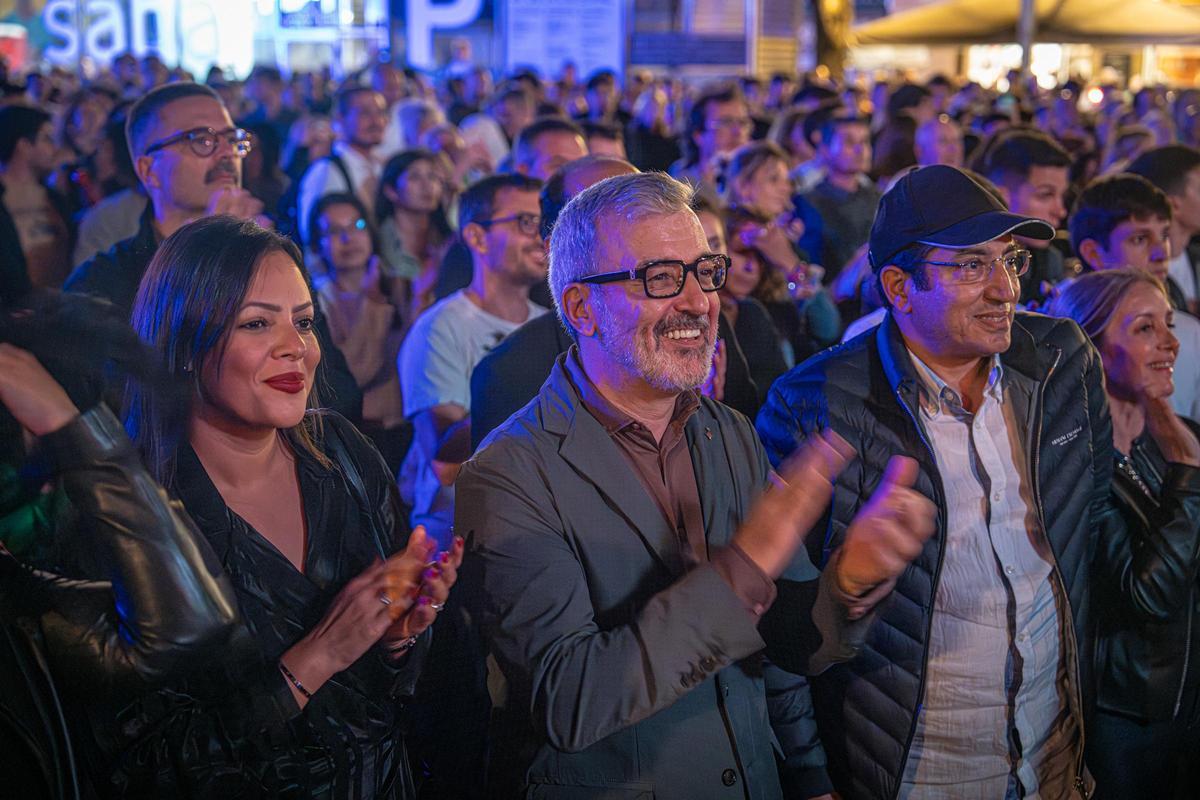 Cala Vento corona una noche de La Mercè frente a la Catedral de ...