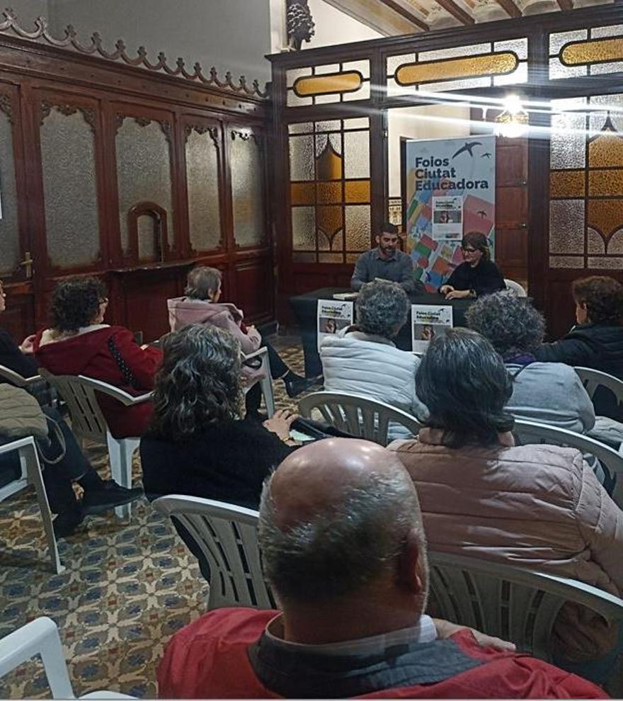 Carmen Amoraga presenta su libro en Foios