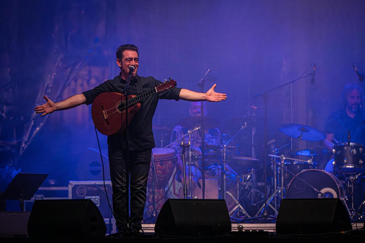 Cala Vento corona una noche de La Mercè frente a la Catedral de ...
